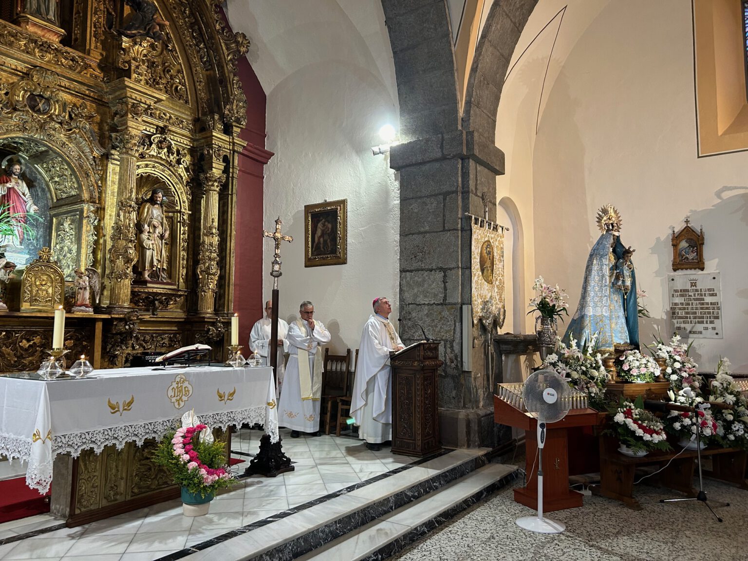 Mons. Retana: «Hoy la Virgen os está invitando a que salgáis para ...